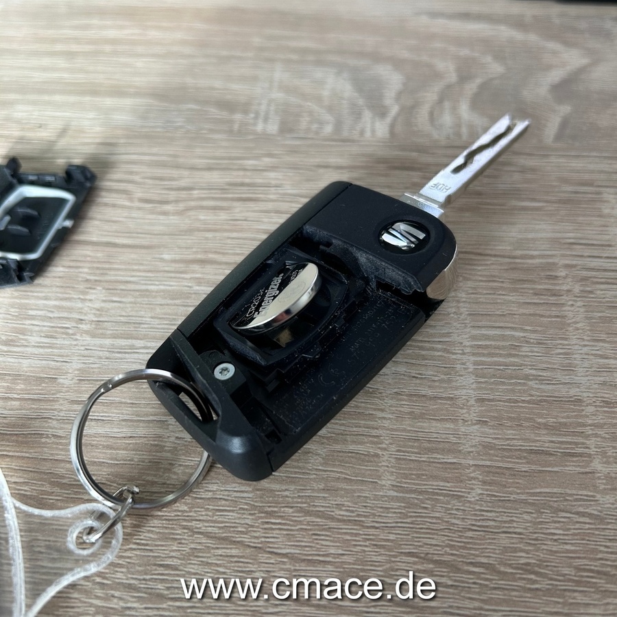 Batteriewechsel bei einem Autoschlüssel (Seat Leon) - cmace Blog ...
